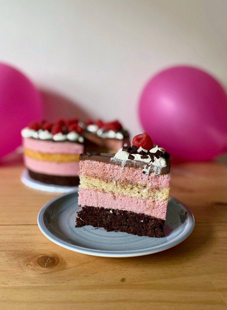 Schoko-Vanille-Himbeermousse-Torte – Vegantina